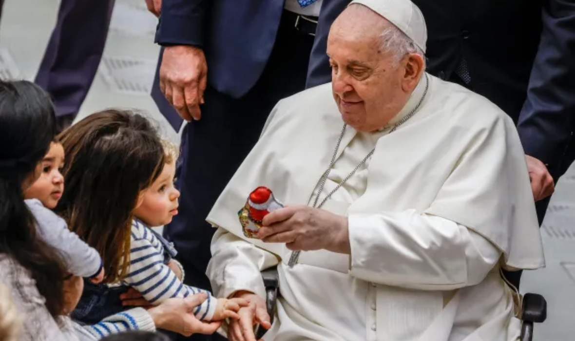 El Papa invita a acercarnos al Dios “cercano, compasivo y tierno” que ...