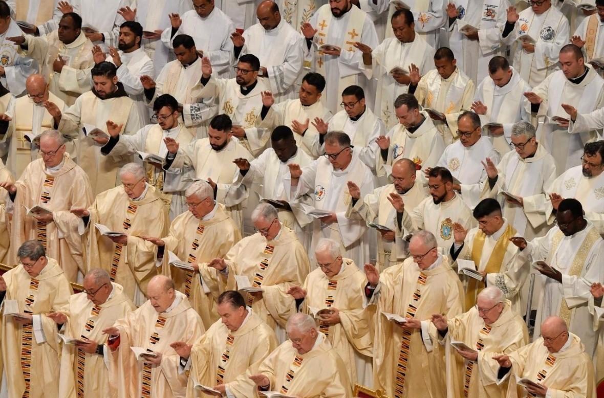 El Papa Francisco llama a los sacerdotes a “salir del clericalismo”, en ...